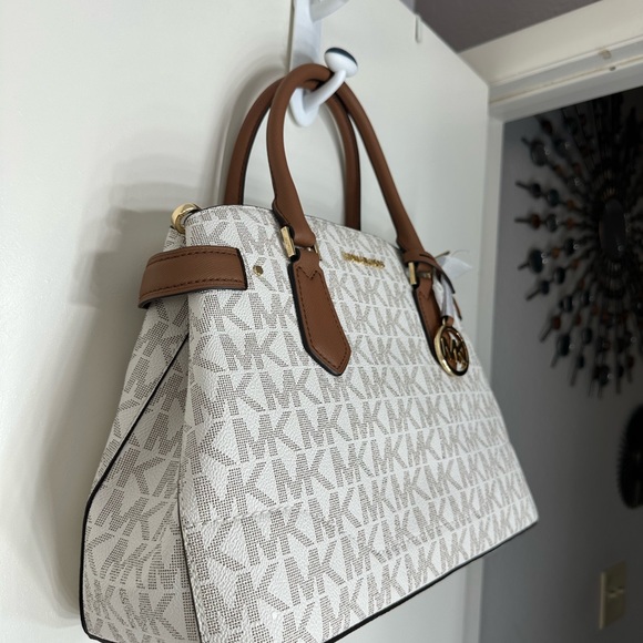 Michael Kors | Bags | Michael Kors Lynn Vanilla Logo Brown Monogram ...